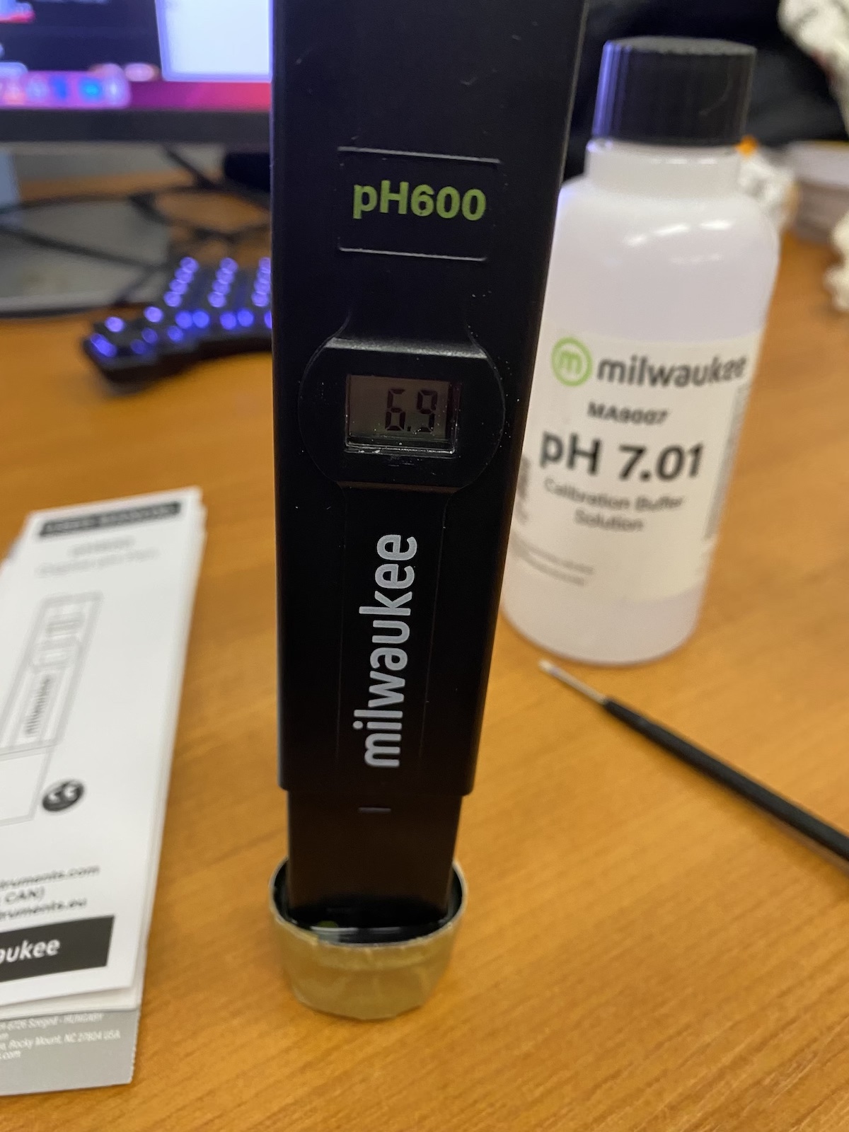 How to Calibrate the Milwaukee pH600 pH Meter
