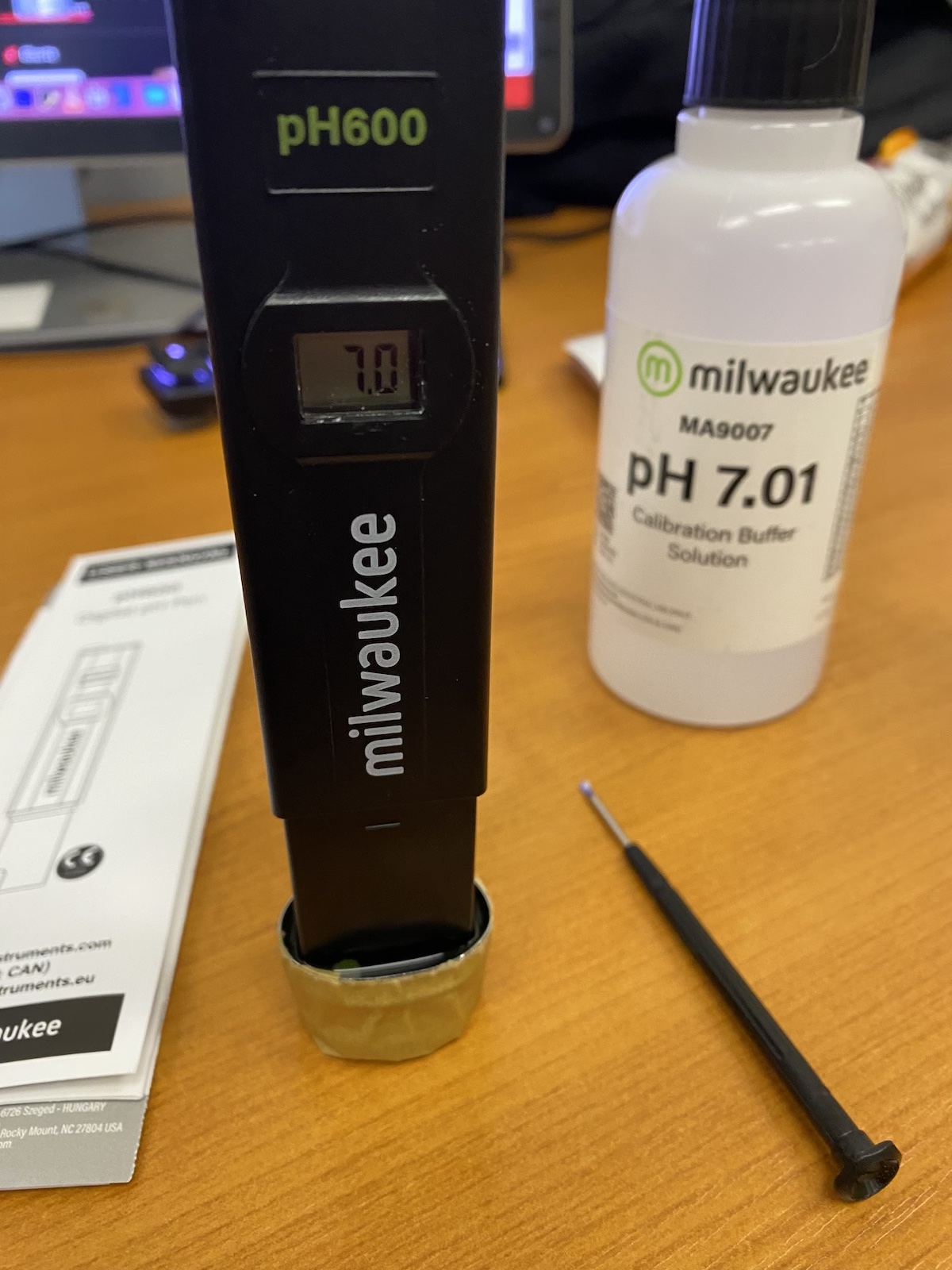 How to Calibrate the Milwaukee pH600 pH Meter
